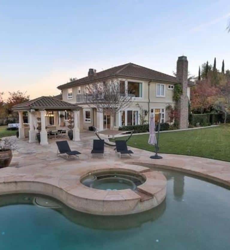 Colin Kaepernick Net Worth [2026 Update] - Career Wealthy Peeps