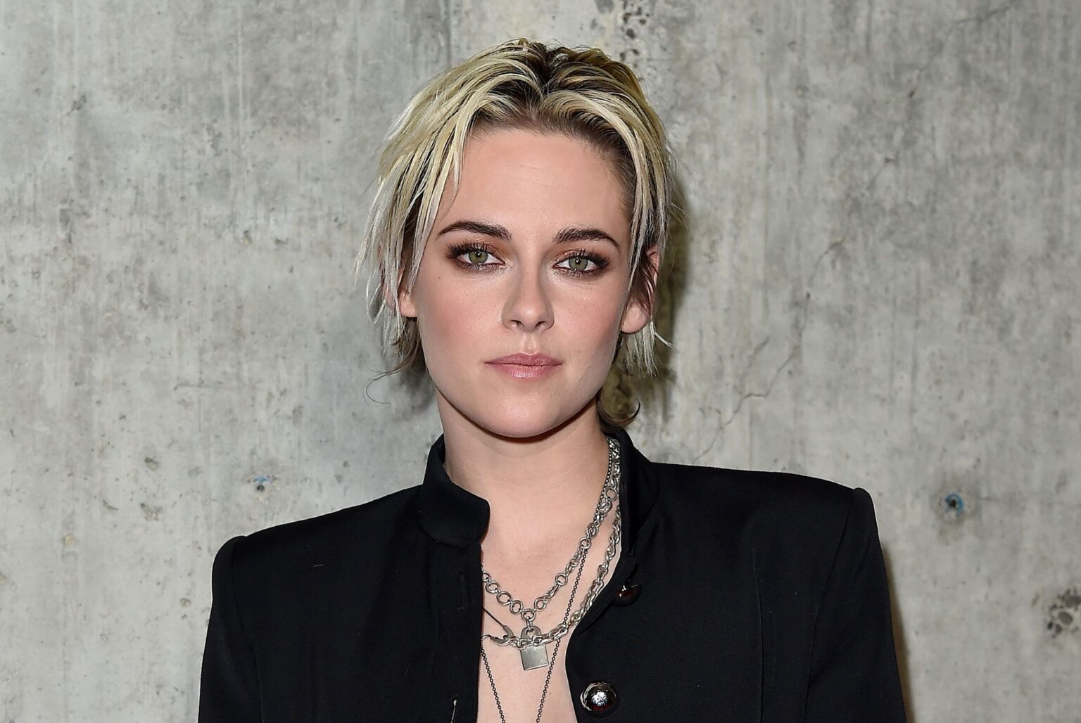 Kristen Stewart's Net Worth [2026 Update]: Lifestyle & Career