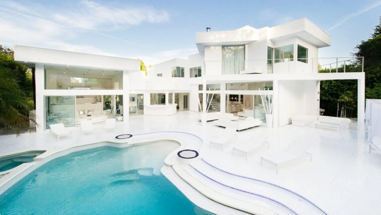 Akon Net Worth: Music Career & Investments [2025 Update]