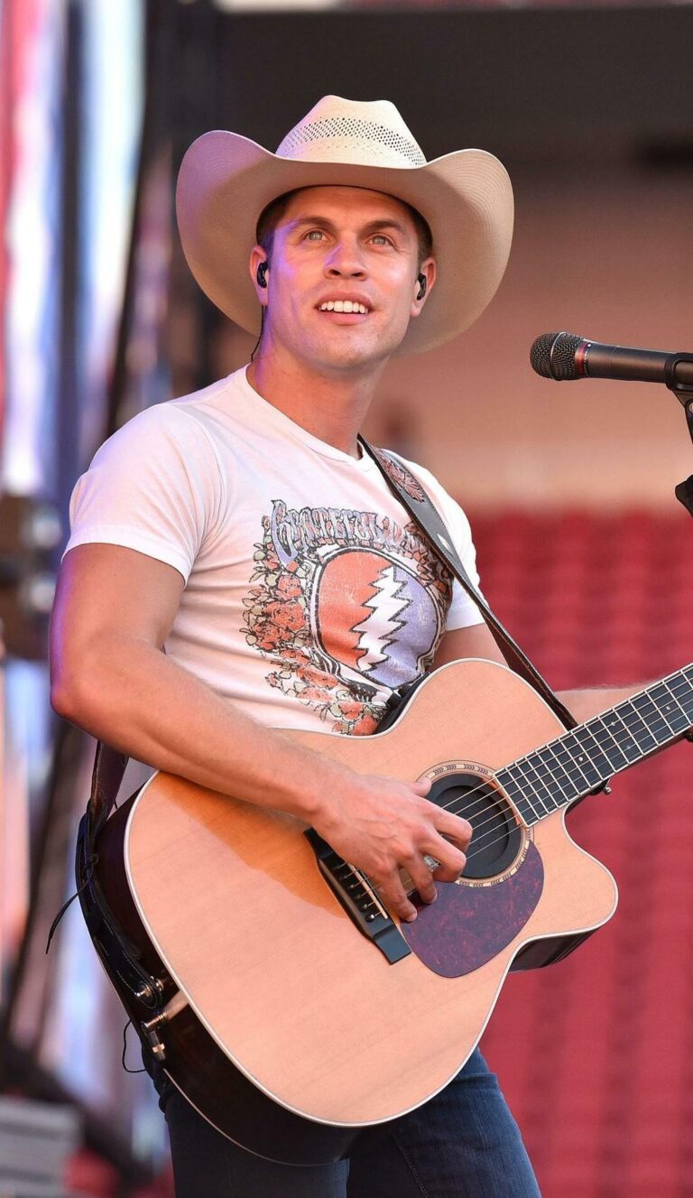 Dustin Lynch Net Worth: Career & Lifestyle [2025 Update]