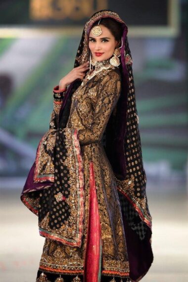 Beautiful Pakistani Women [2026 Update]