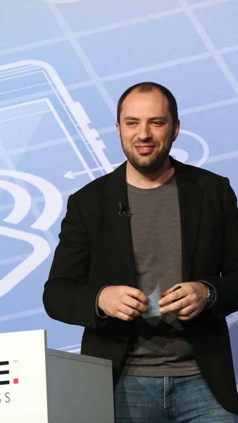 Jan Koum Net Worth: WhatsApp, Career & Lifestyle [2026 Update]