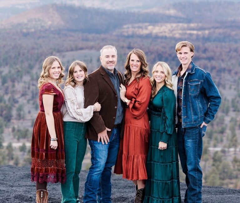 Avery Anna Wikipedia - Who Is She? Age Husband And Parents