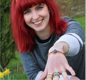 Auctioneer Izzie Balmer Wikipedia Bio - Who Is She? Brother