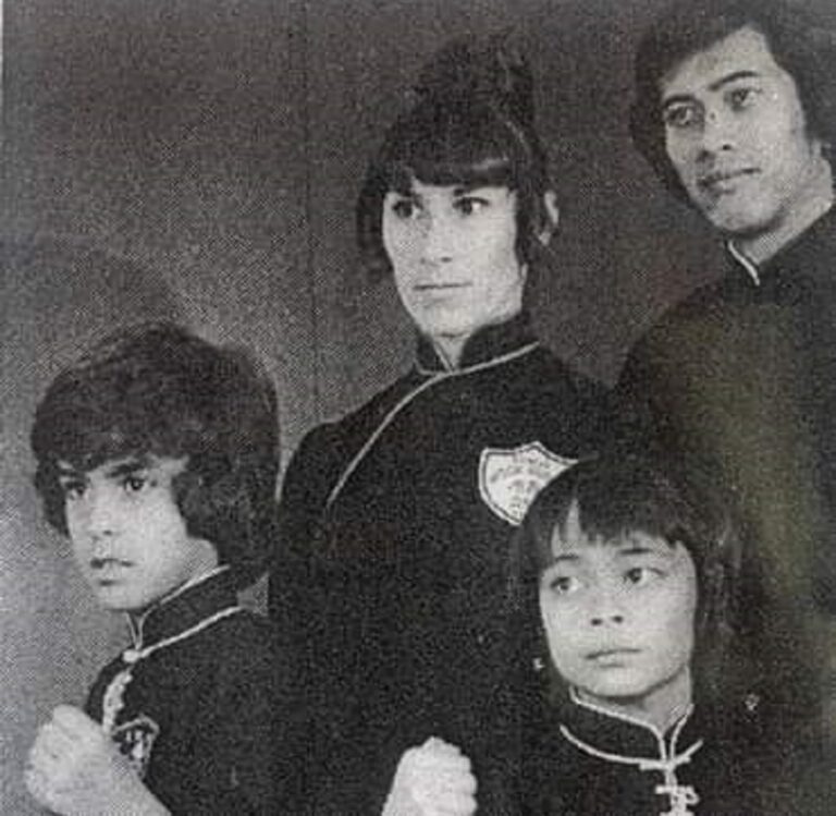 Meet Mark Dacascos Wife Julie Condra Kids And Family Details