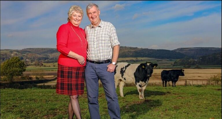 Peter Wright Vet Wikipedia Bio Net Worth Wife And Age