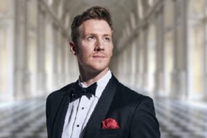 Casey Elliott Actor wikipedia Age, Boyfriend And Siblings