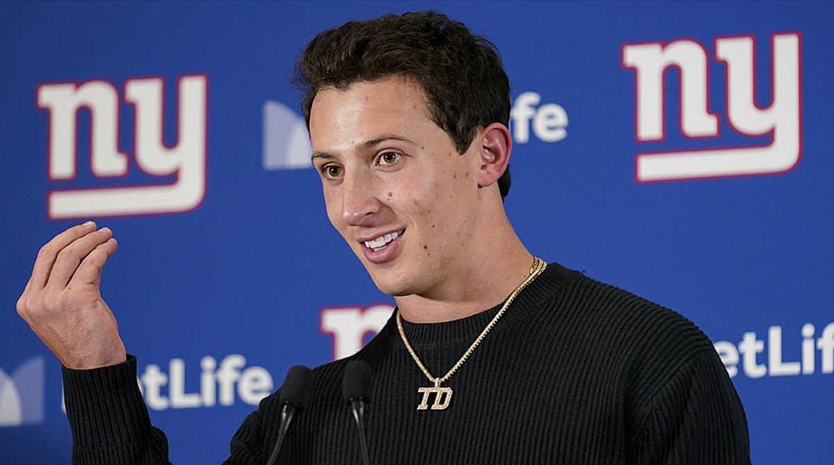 QB Tommy DeVito Brother Max DeVito: Sister, Siblings Family