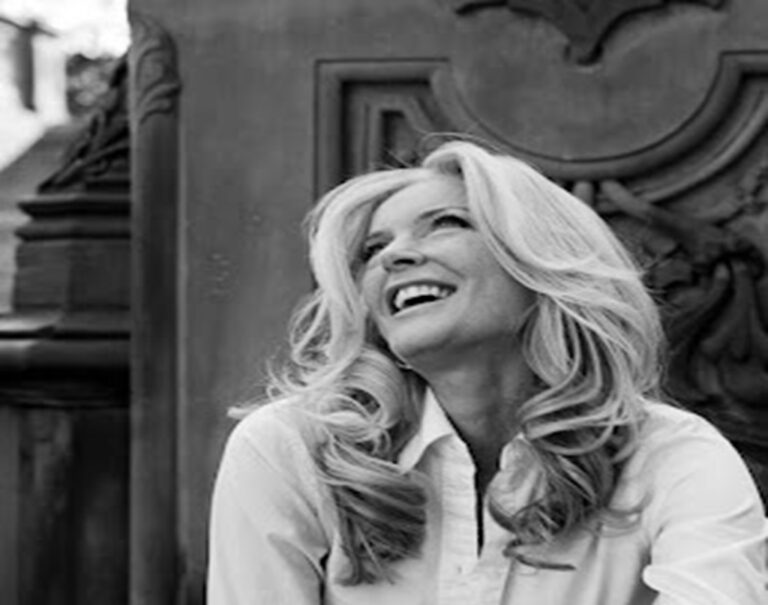 Elizabeth Flock Wikipedia And Age: How Old Is Journalist?