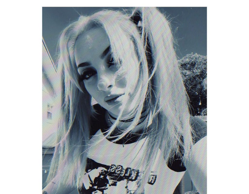 Gigi Dolin Brother Miles: How Many Siblings?