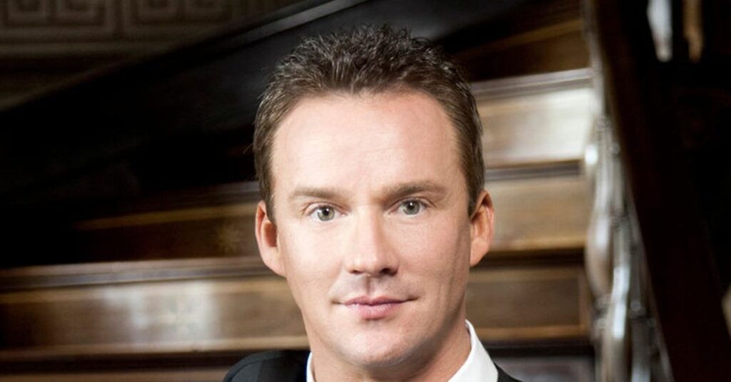 Singer Russell Watson Neither Had Hair Transplant Nor Wears A Wig